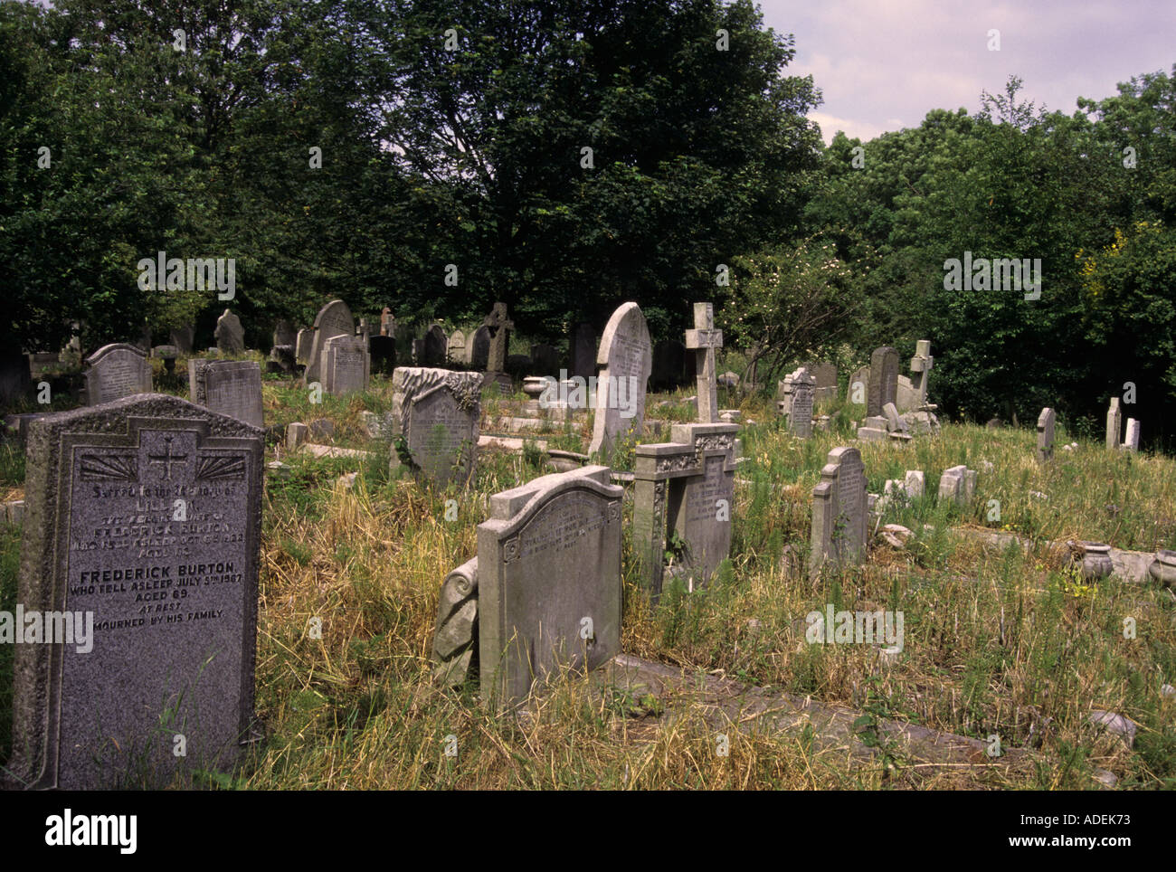 Highgate cemetery London England UK Stock Photo - Alamy