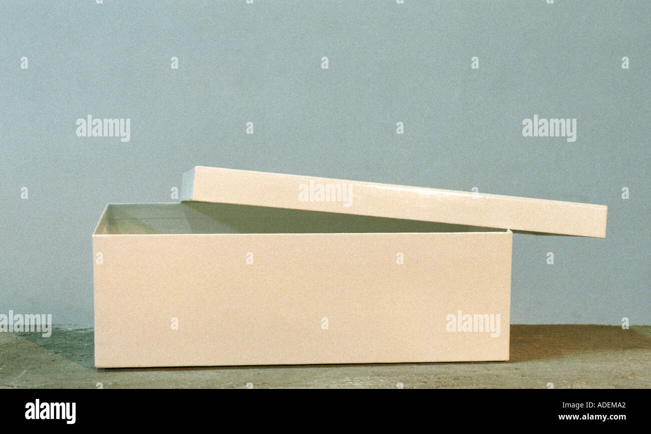 open white box for shoes Stock Photo - Alamy