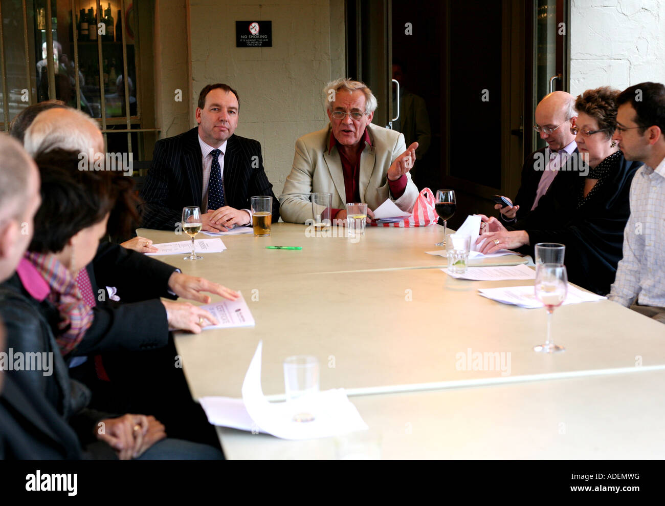 Committee meeting hi-res stock photography and images - Alamy