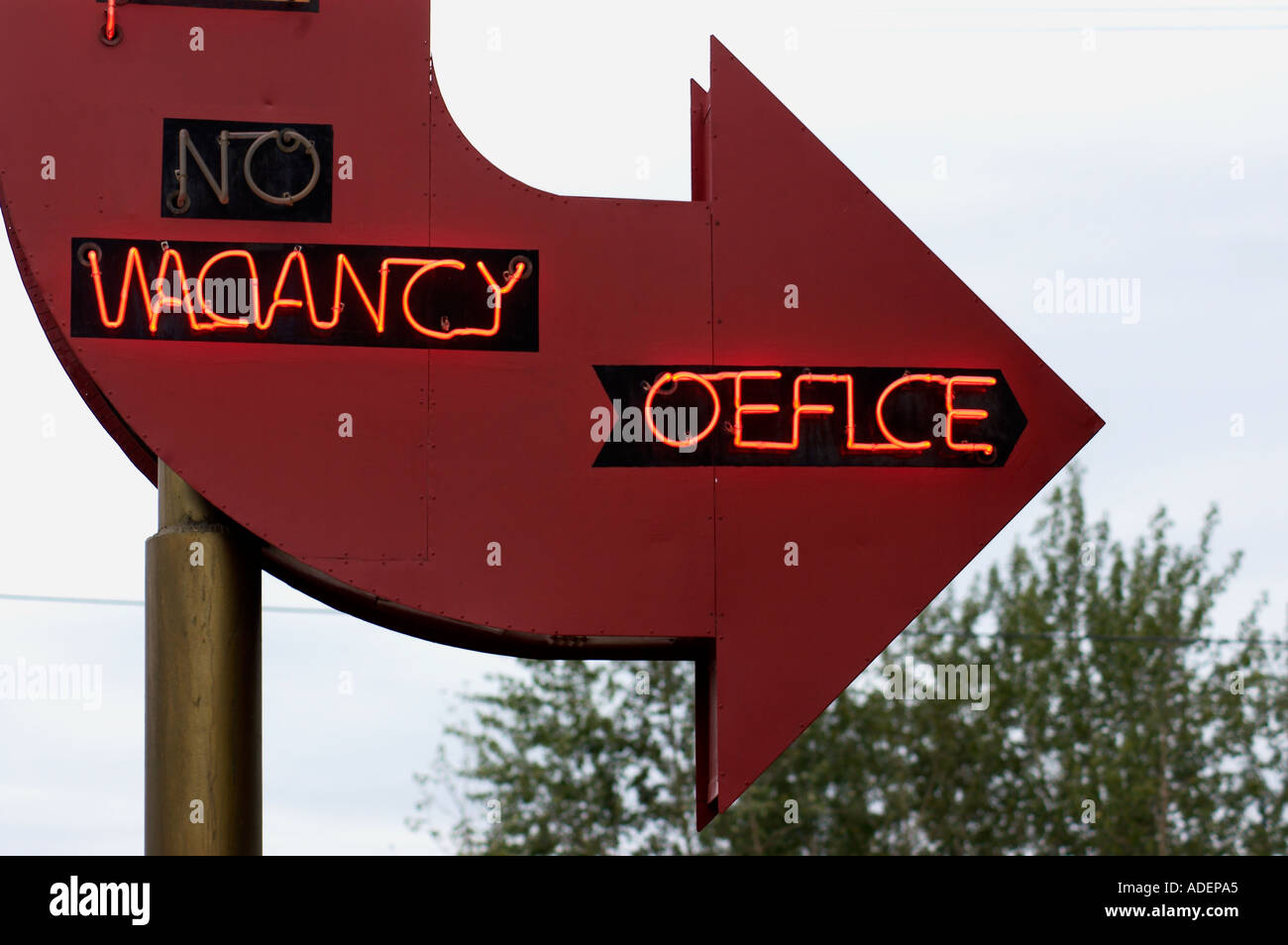 Vacancy sign arrow hi-res stock photography and images - Alamy