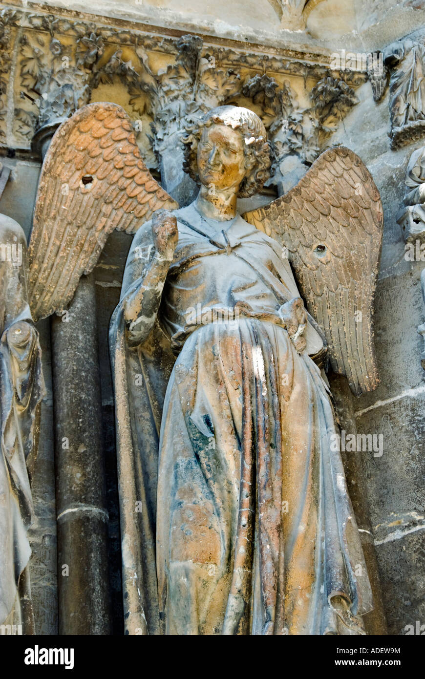 France reims cathedral angel hi-res stock photography and images - Alamy