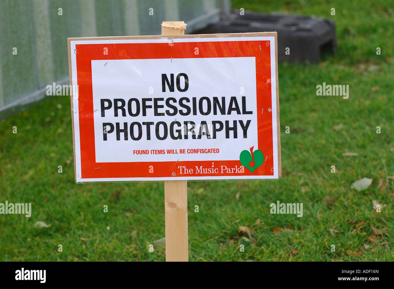Event sign in pop hi-res stock photography and images - Alamy