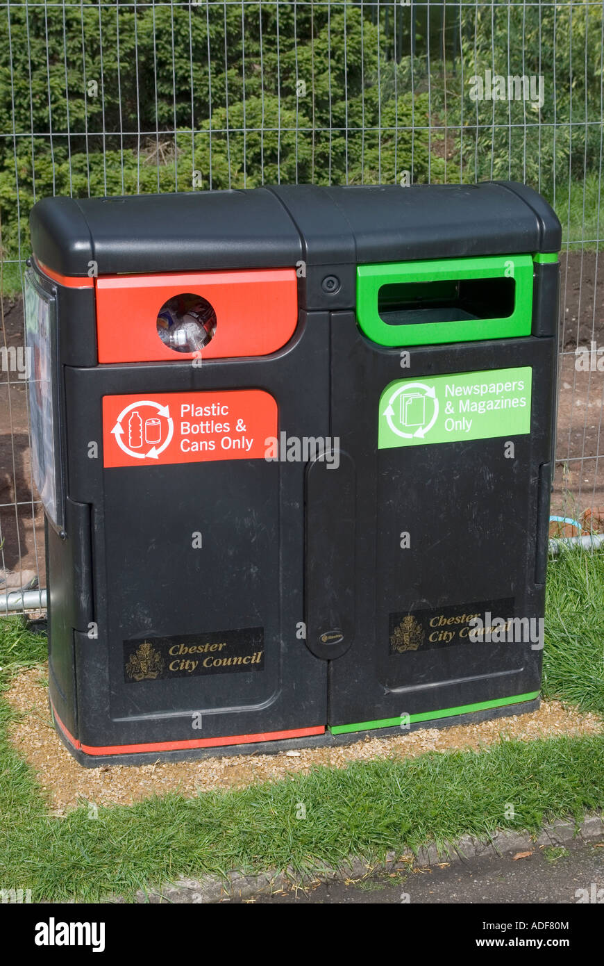 Waste bin in Grosvenor Park in the City of Chester Compartmentalised to ...