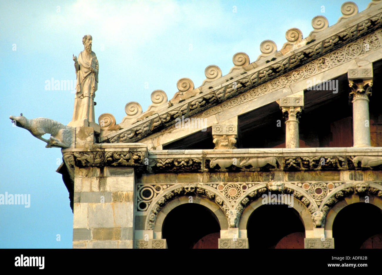 A detail of an arch on the facade of the Duomo Cathedral at Pisa Italy ...