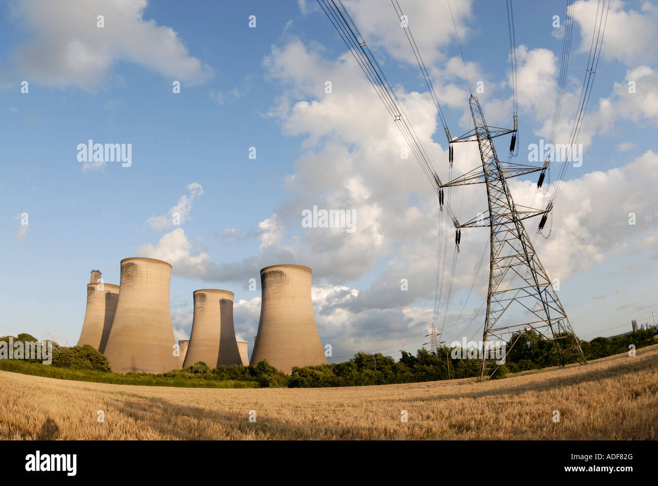 Fiddlers Ferry Coal Fired Power Station situated near Widnes in ...