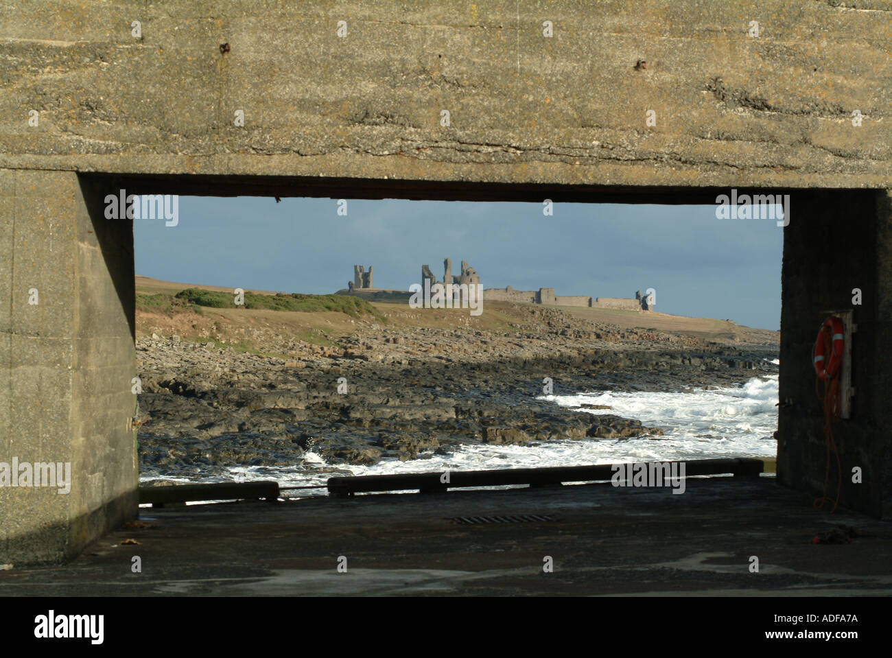 Old crane base hi-res stock photography and images - Alamy