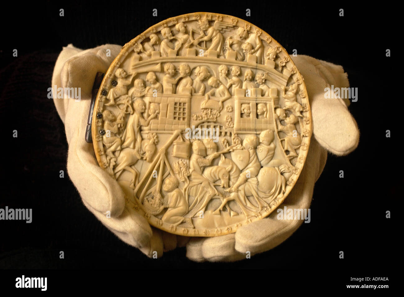 Ivory mirror case hi-res stock photography and images - Alamy