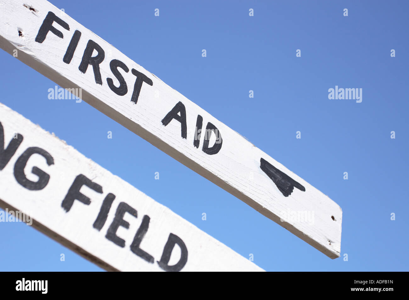 First aid sign board hi-res stock photography and images - Alamy