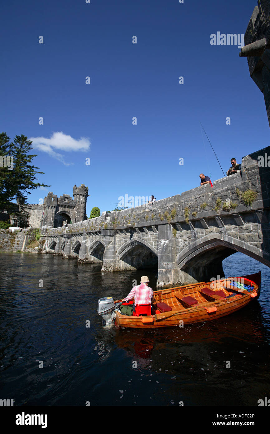Loch corrib hi-res stock photography and images - Alamy