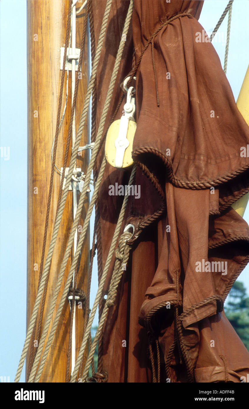 Mast and gaff mainsail aboard a Thames sailing barge Stock Photo - Alamy