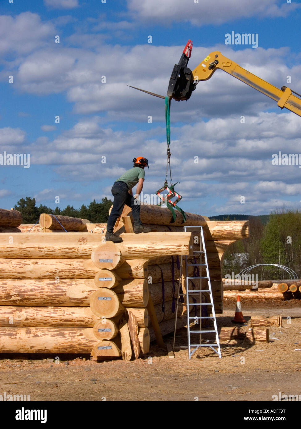 Hand built log cabin hi-res stock photography and images - Alamy