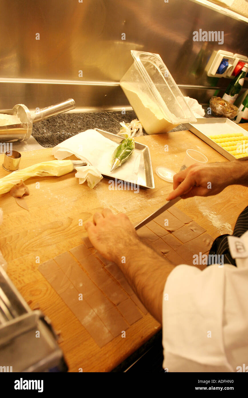 Kitchen cracco peck restaurant hi-res stock photography and images - Alamy