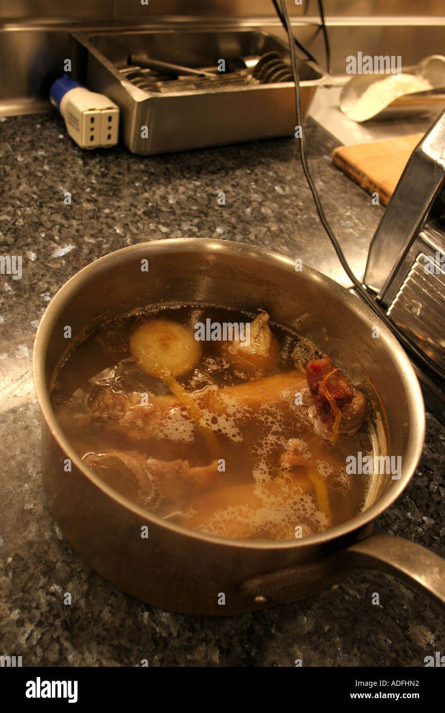 Kitchen cracco peck restaurant hi-res stock photography and images - Alamy