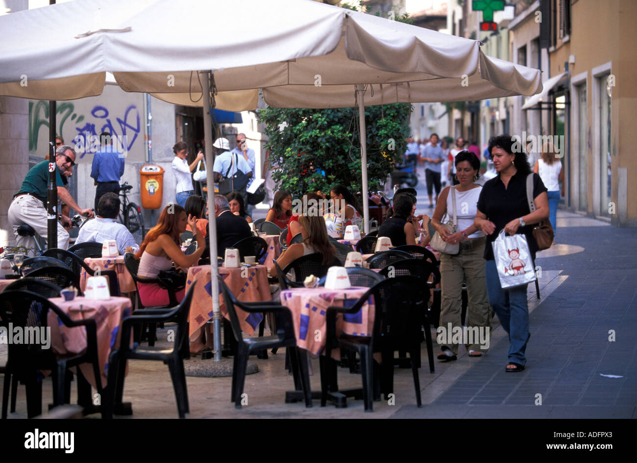 Palestro street hi-res stock photography and images - Alamy