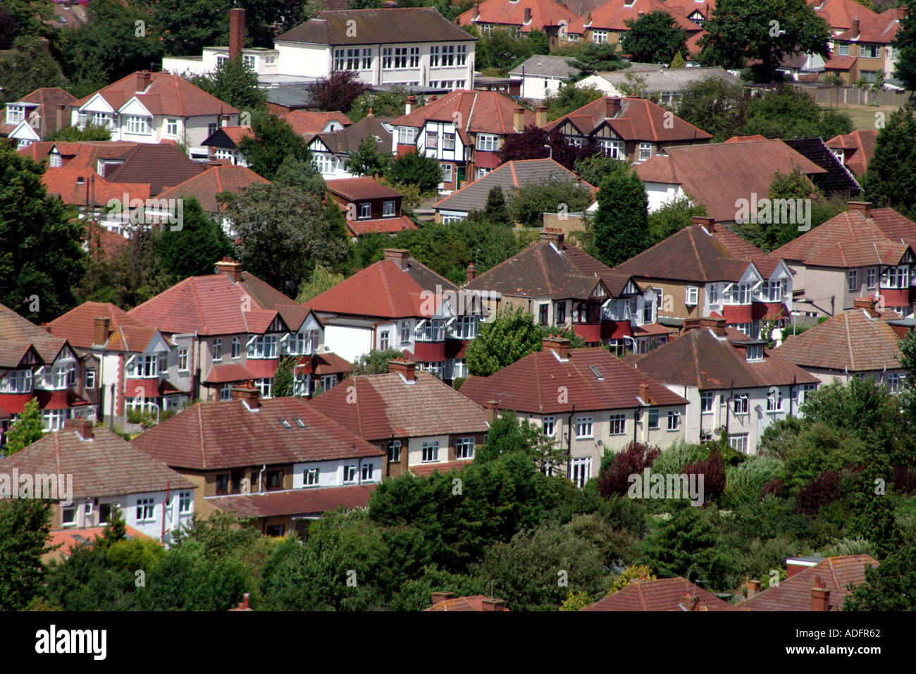 1930s semi detached suburban houses hi-res stock photography and images ...