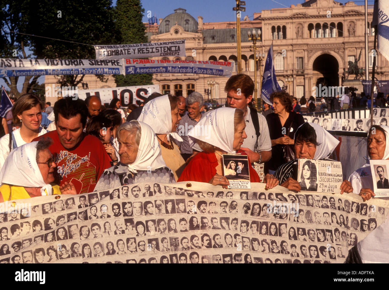 Argentinean mothers, madres de la Plaza de Mayo, protesting, protest ...