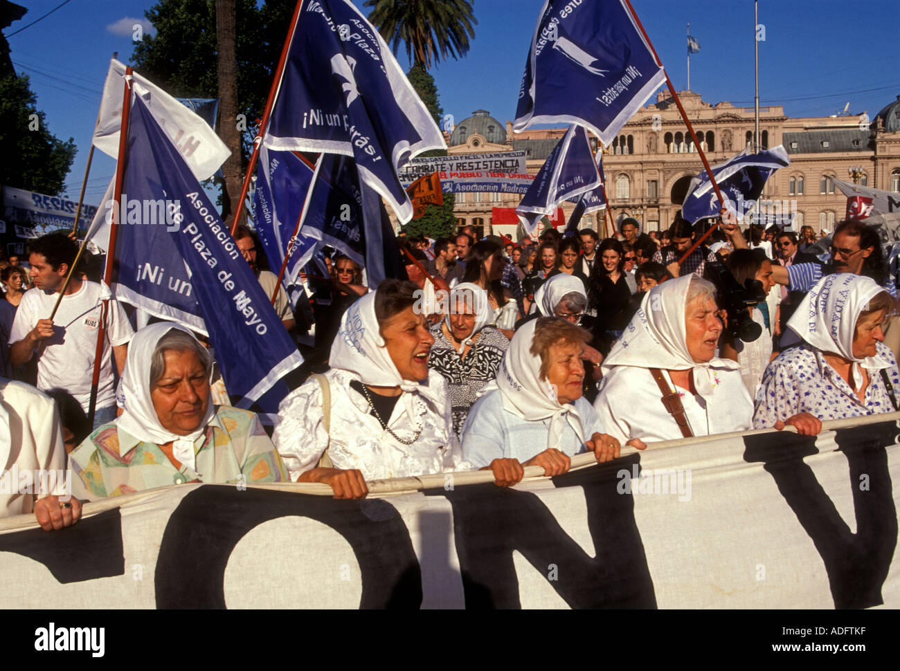 Argentinean mothers, madres de la Plaza de Mayo, protesting, protest ...