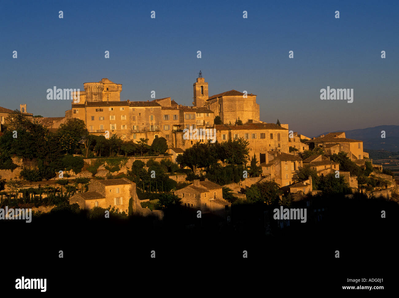 buildings, hilltop village, hilltop village of Gordes, village of ...