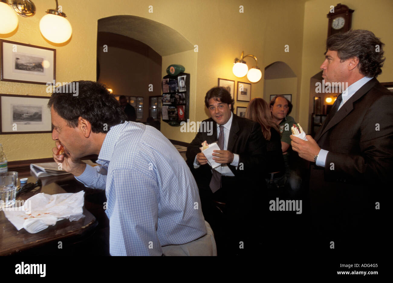 Cafe giusto hi-res stock photography and images - Alamy