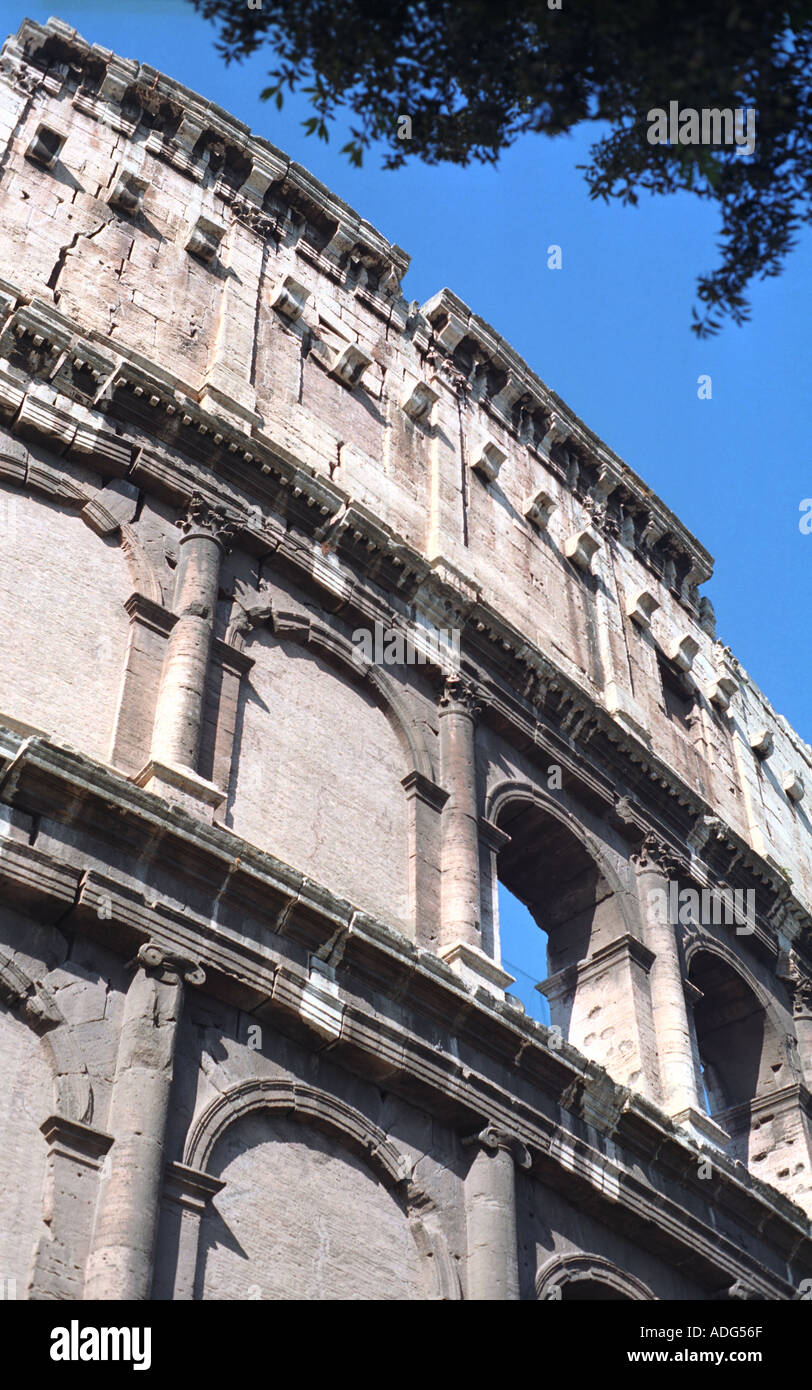 Rome italy colloseum statue hi-res stock photography and images - Alamy