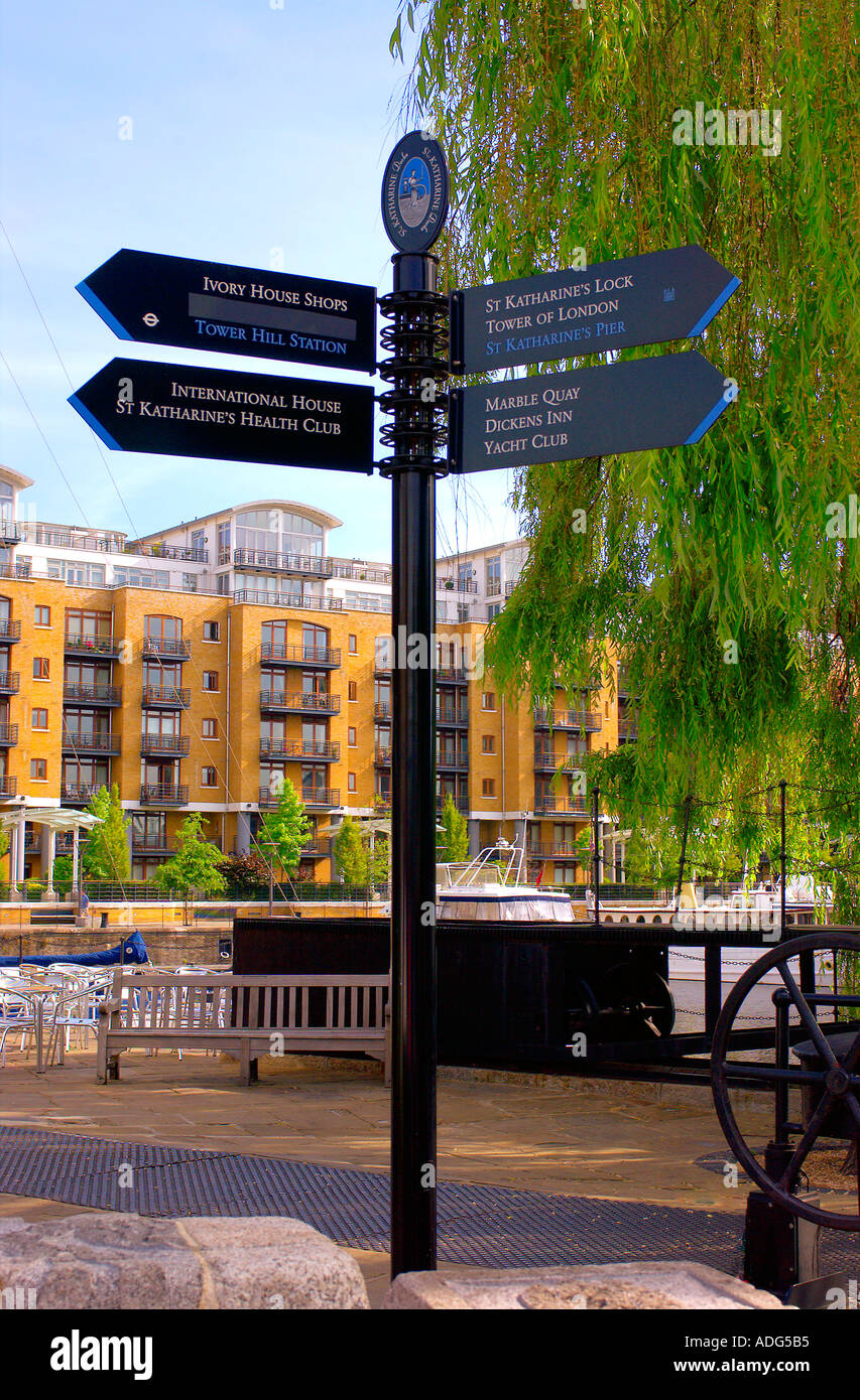 London dockside hi-res stock photography and images - Alamy