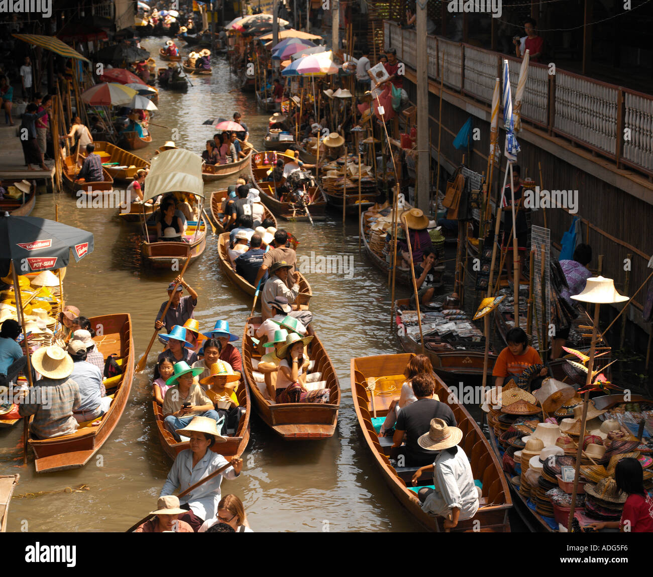 Floating market thailand bangkok hi-res stock photography and images ...