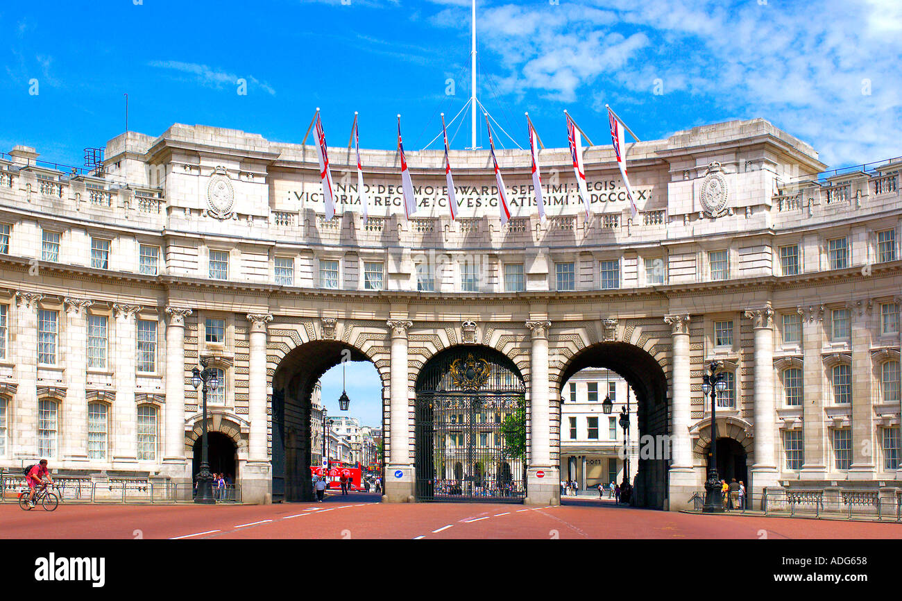 Admiralty Arch Central London UK Stock Photo - Alamy