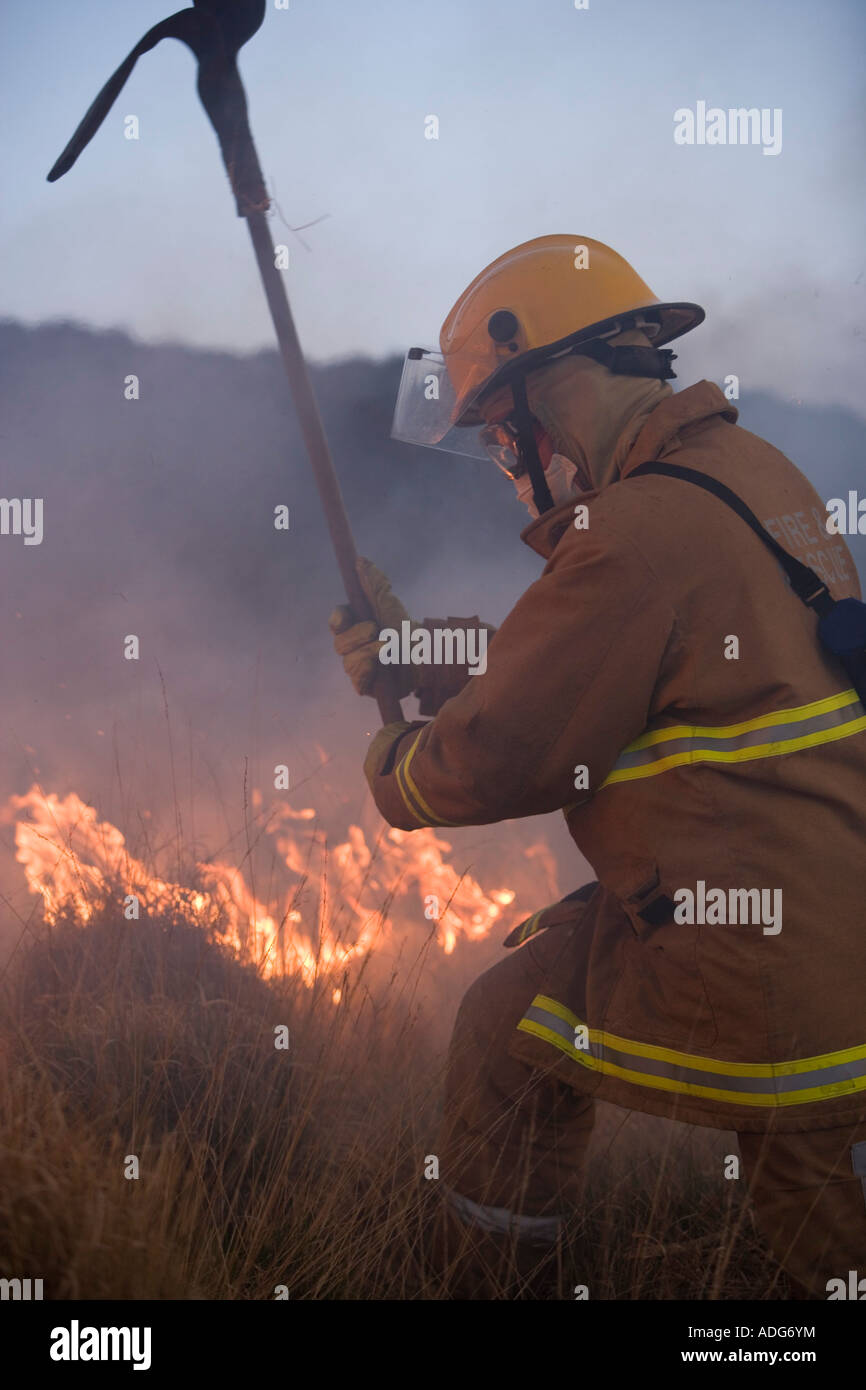 Fire fighting on moorland hi-res stock photography and images - Alamy