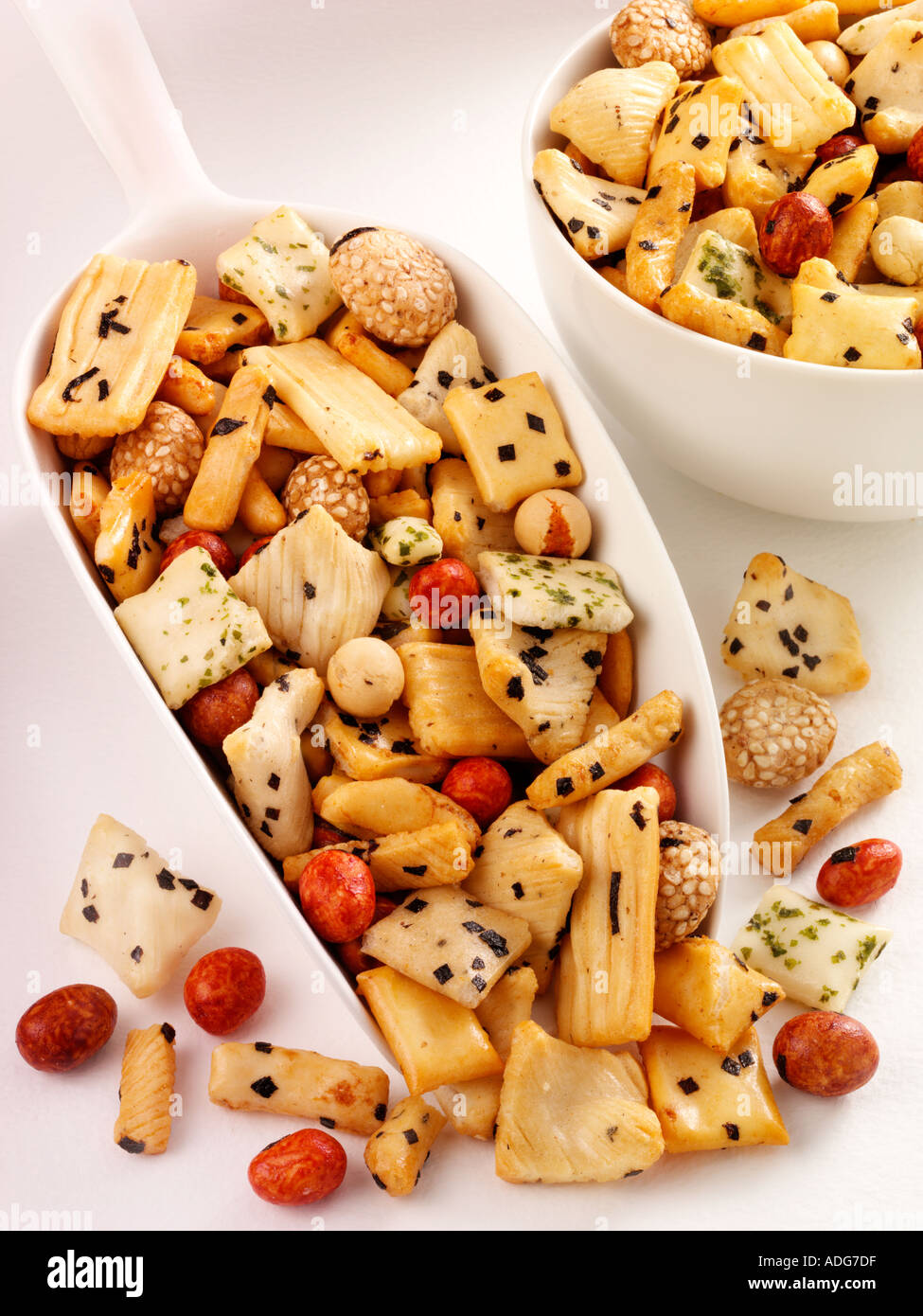 JAPANESE RICE CRACKERS IN SCOOP Stock Photo - Alamy
