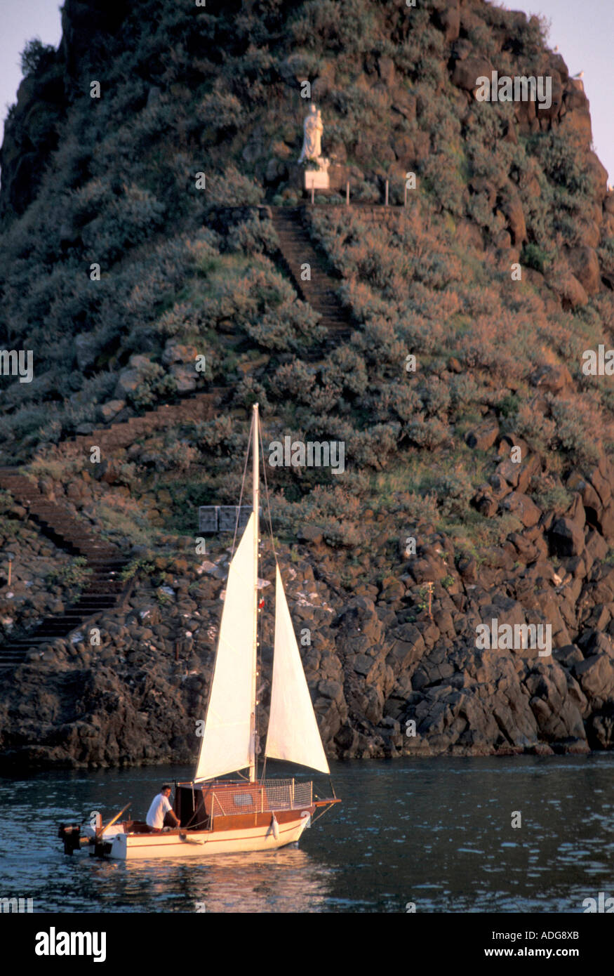 Aci trezza people hi-res stock photography and images - Alamy