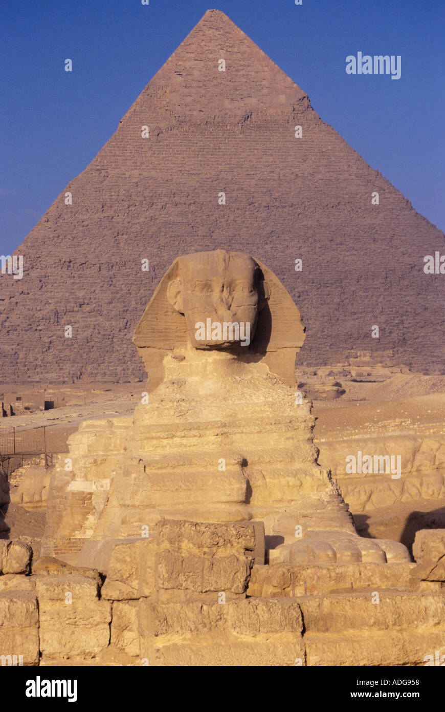 Khephren pyramid hi-res stock photography and images - Alamy