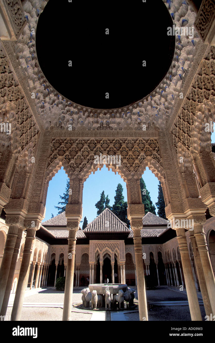Granada mosque ceiling hi-res stock photography and images - Alamy