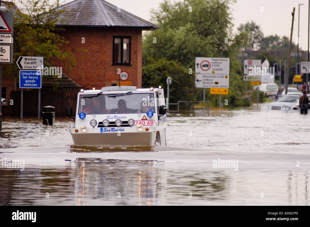 Flood water hit Tewkesbury UK after heavy rain in Summer 2007 Stock ...