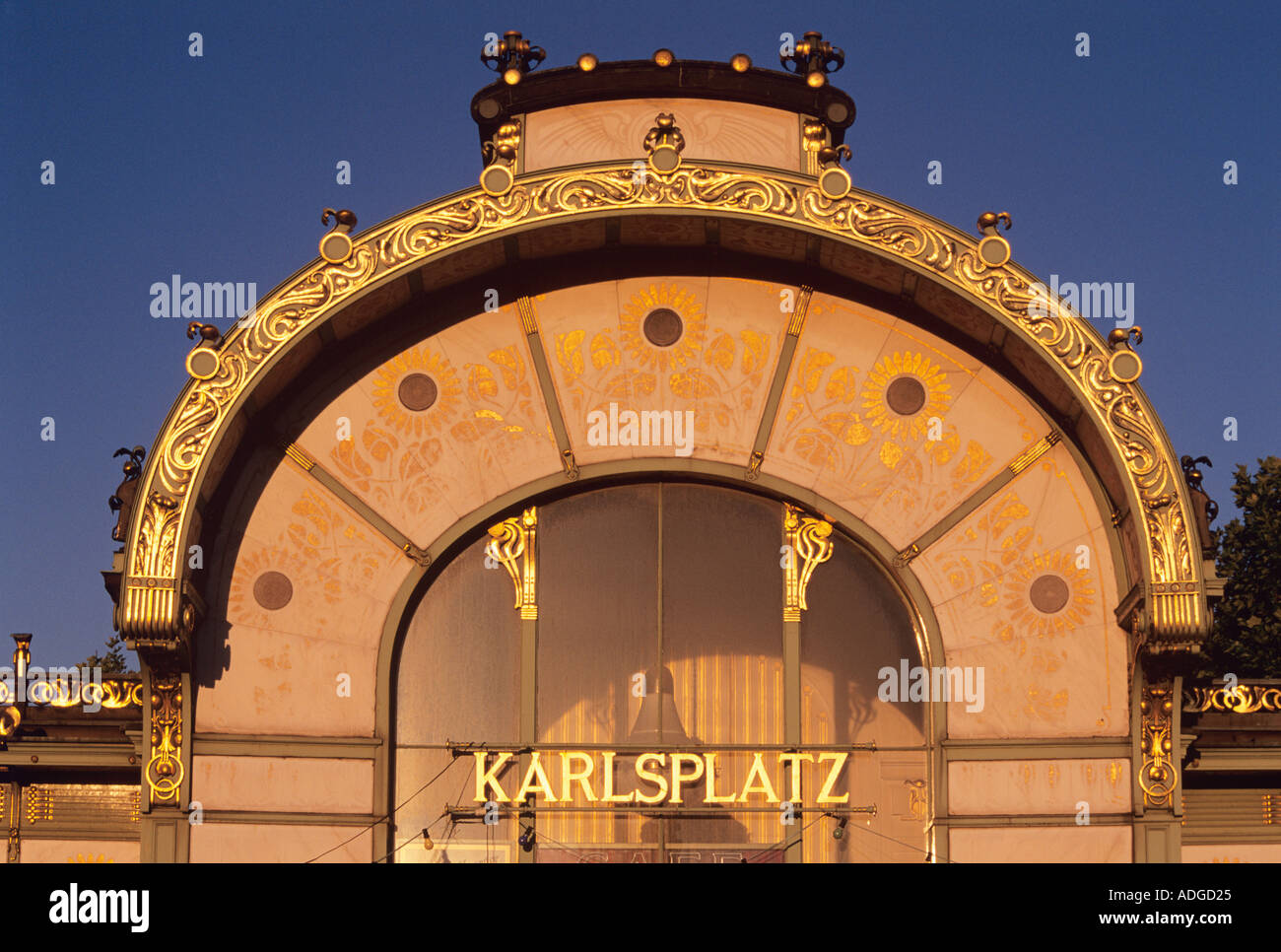 Otto Wagner Pavilion Karlsplatz Vienna Austria Stock Photo - Alamy