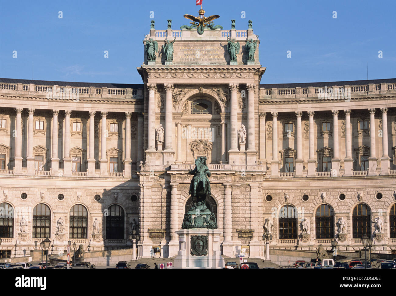 Heldenplatz hi-res stock photography and images - Alamy