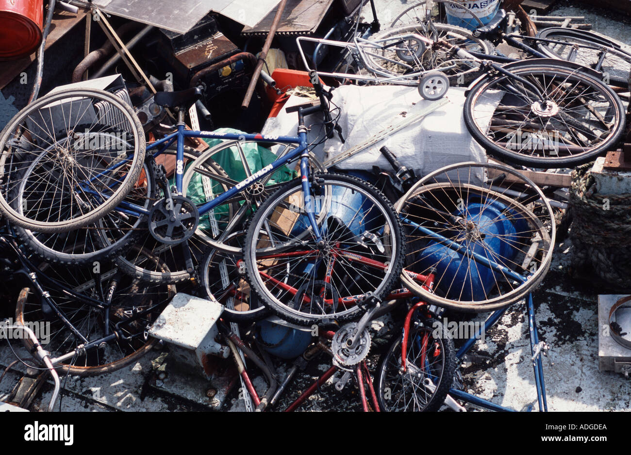 Dumped bicycles hi-res stock photography and images - Alamy