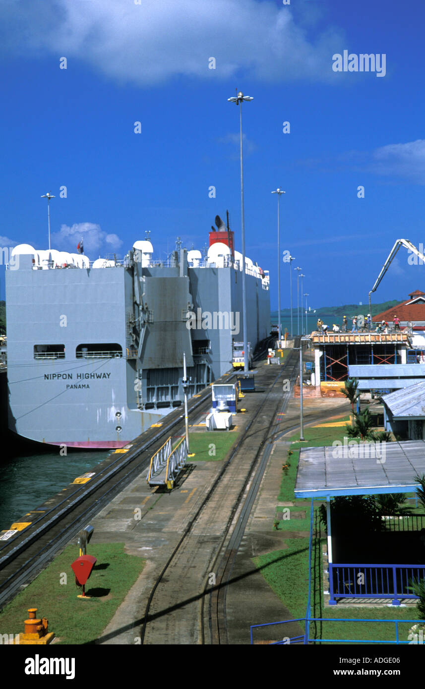 Japanese car transporter in Gatun Locks Panama Canal Stock Photo - Alamy