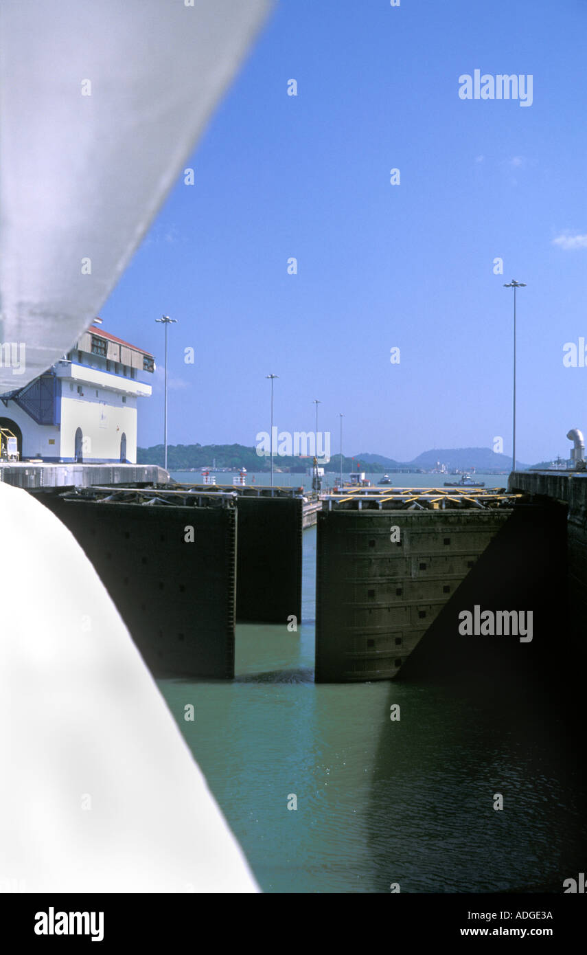 Opening lock gates, Panama Canal from ship Stock Photo - Alamy