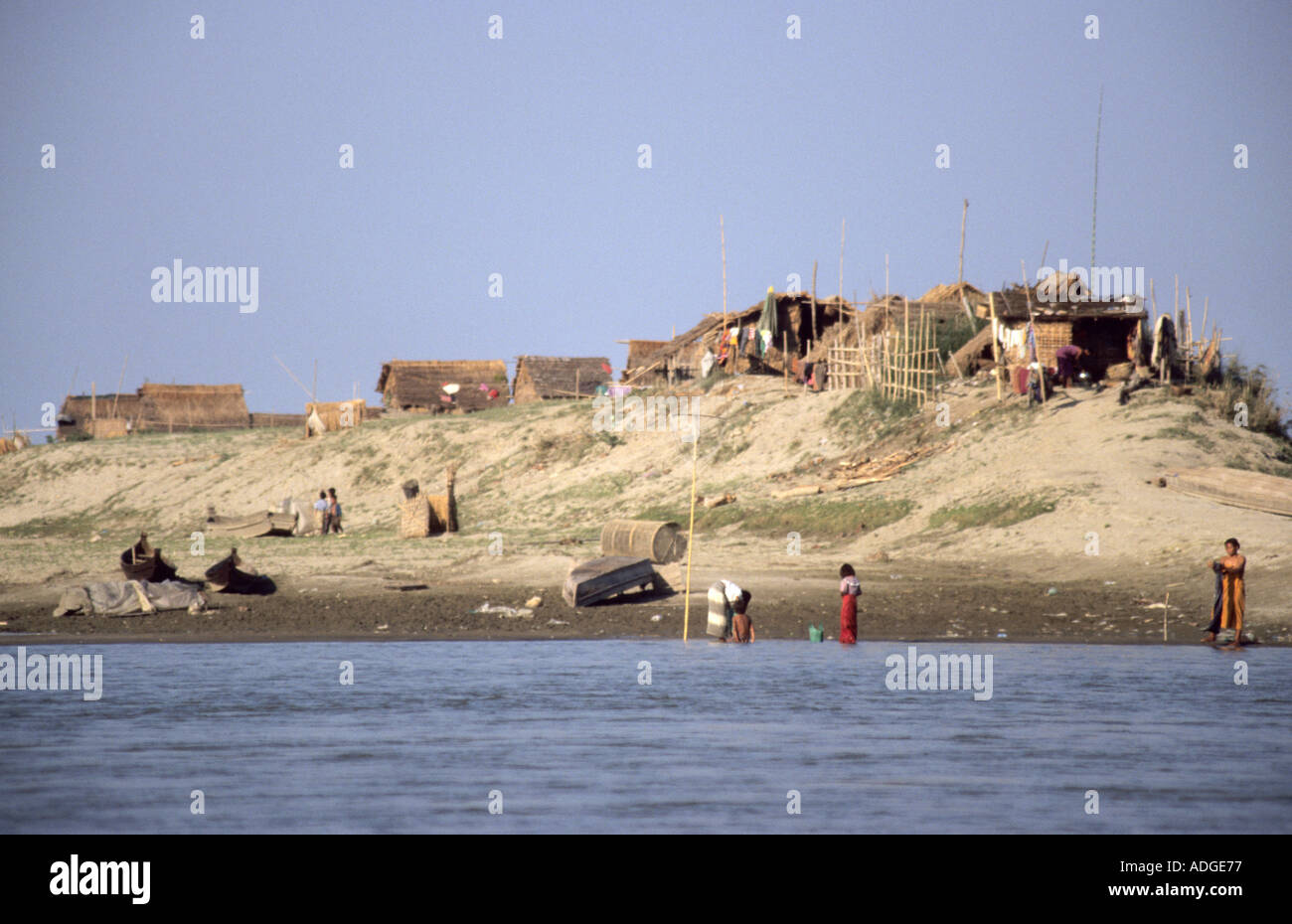 Exposed sandbars hi-res stock photography and images - Alamy