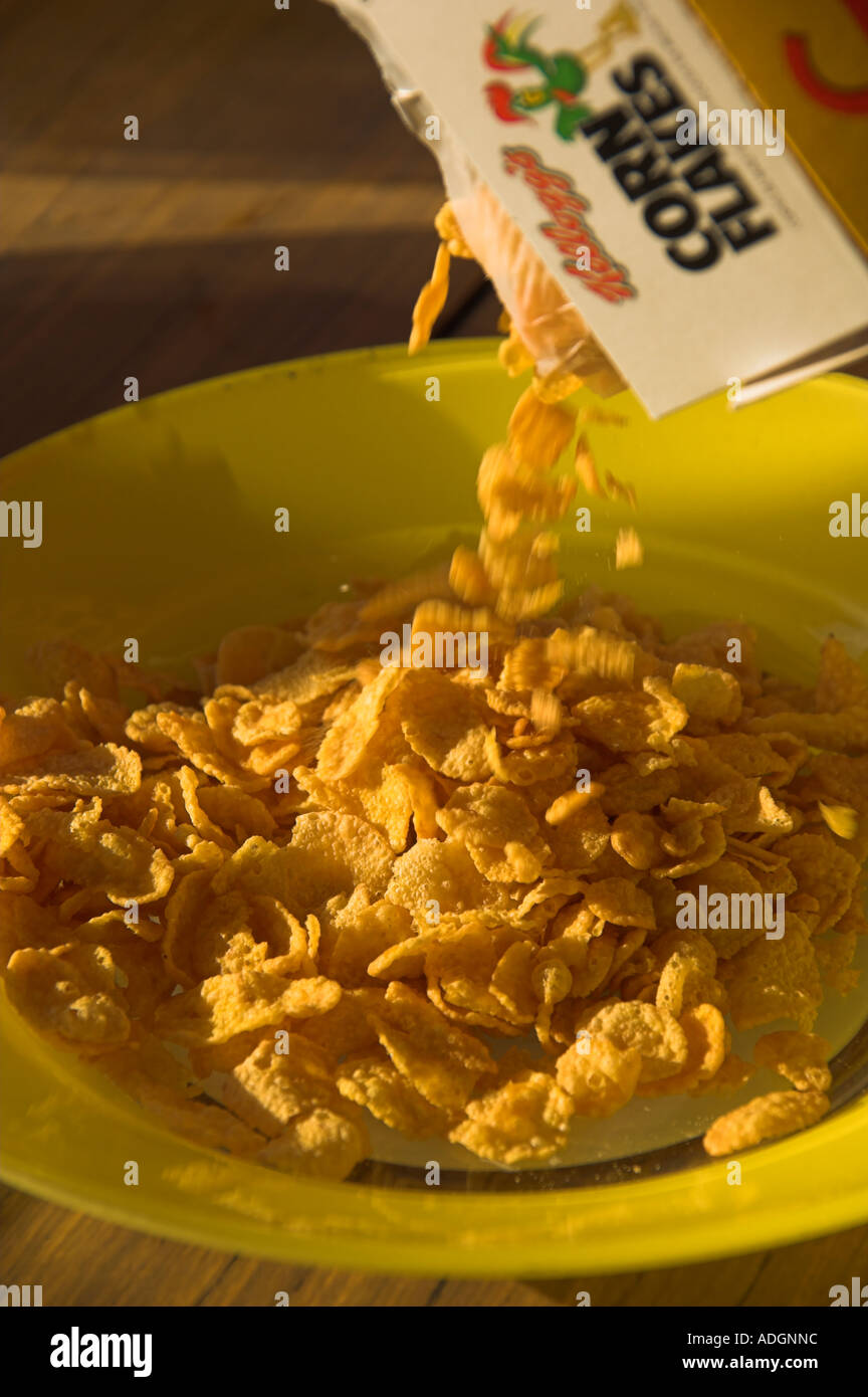 Pouring cornflakes hi-res stock photography and images - Alamy