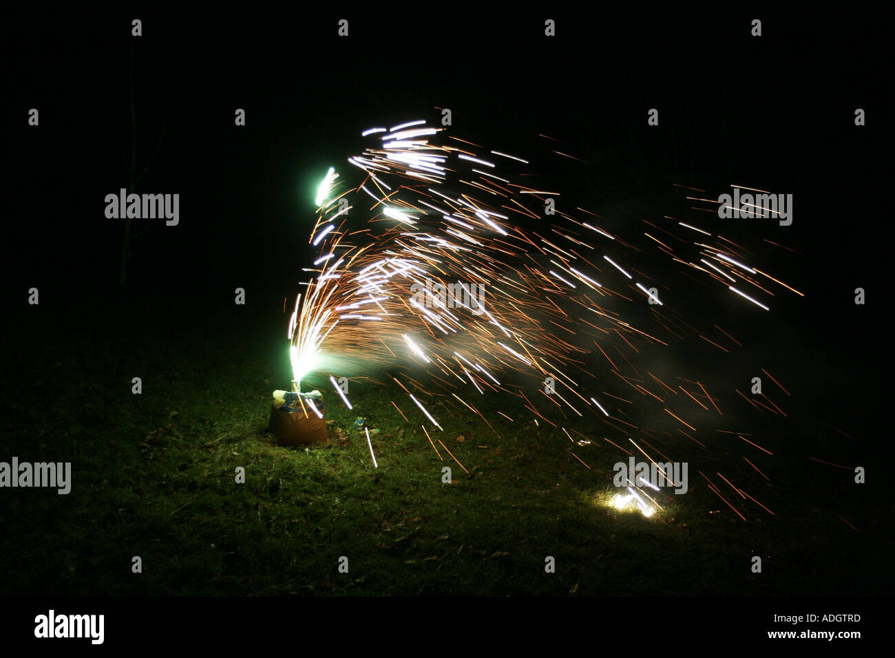 Party garden night uk hi-res stock photography and images - Alamy