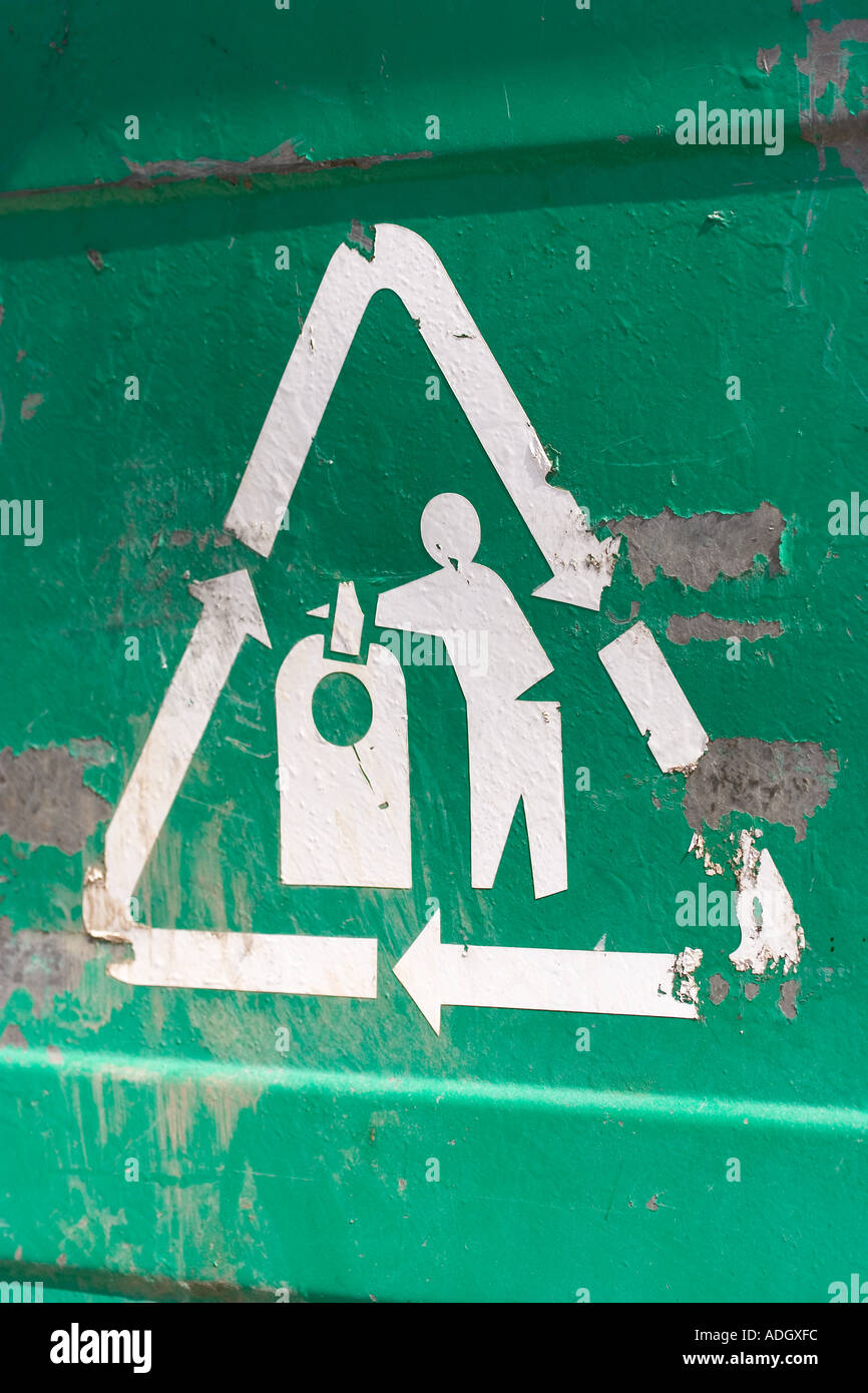 Recycling symbol hi-res stock photography and images - Alamy