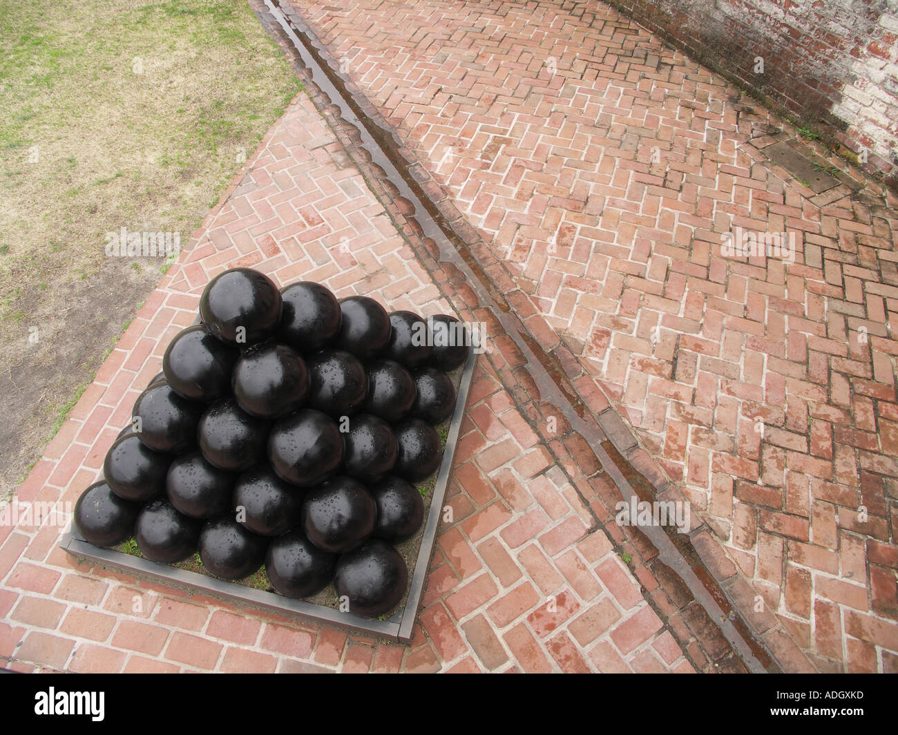 Canon shells hi-res stock photography and images - Alamy