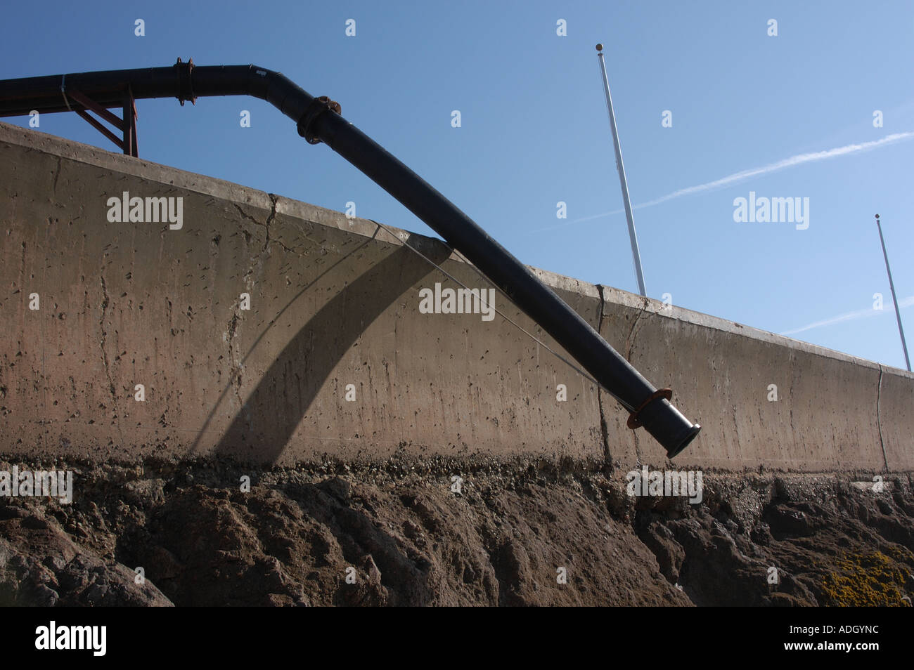 Dredge pipe hi-res stock photography and images - Alamy