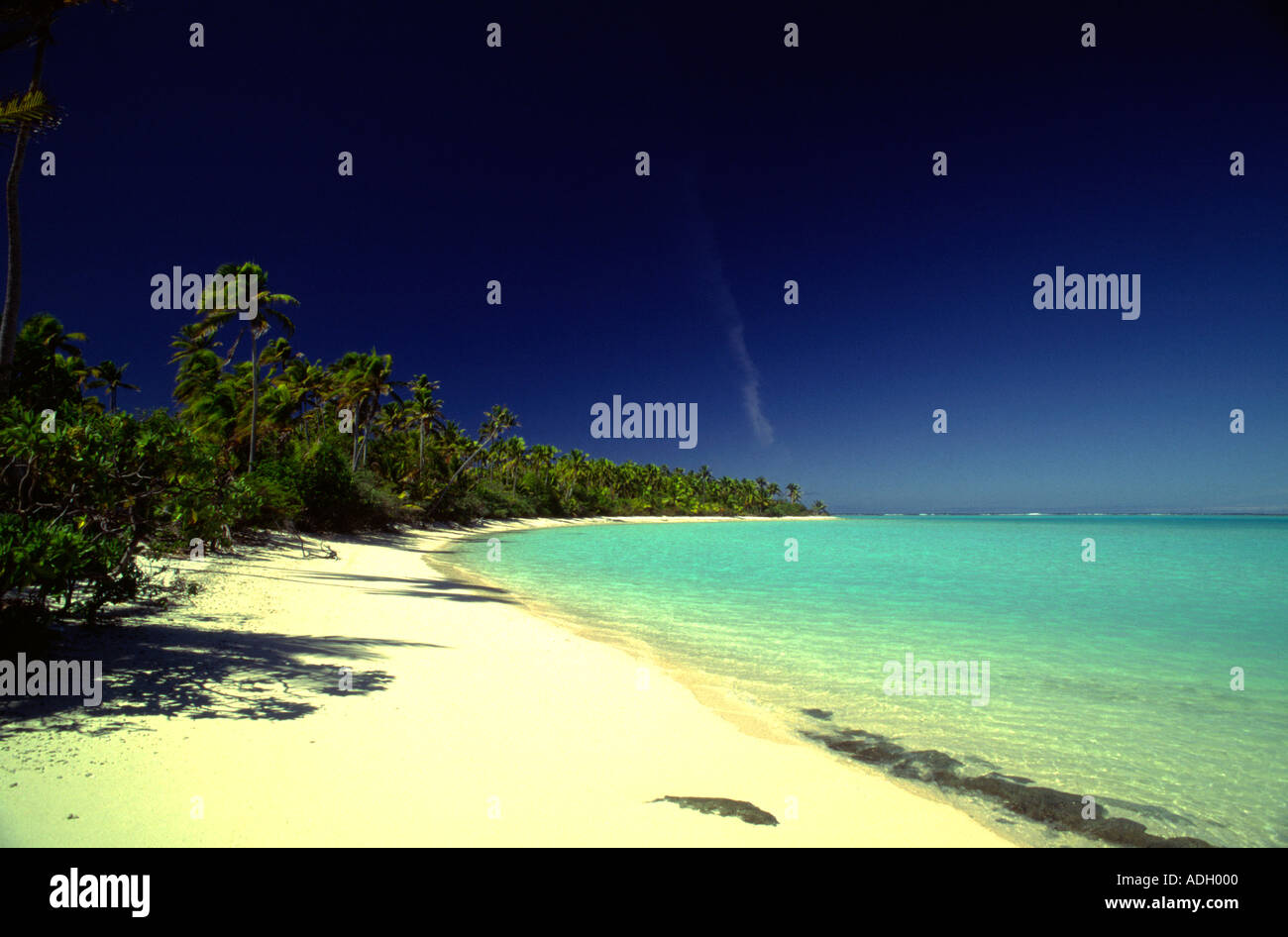 One foot island Aitutaki The Cook Islands Stock Photo - Alamy