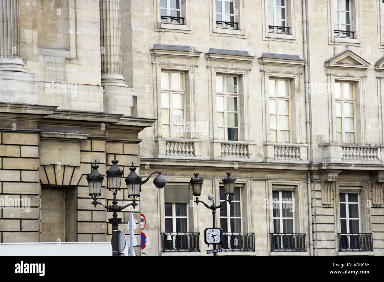 Paris architectural elegance Stock Photo - Alamy
