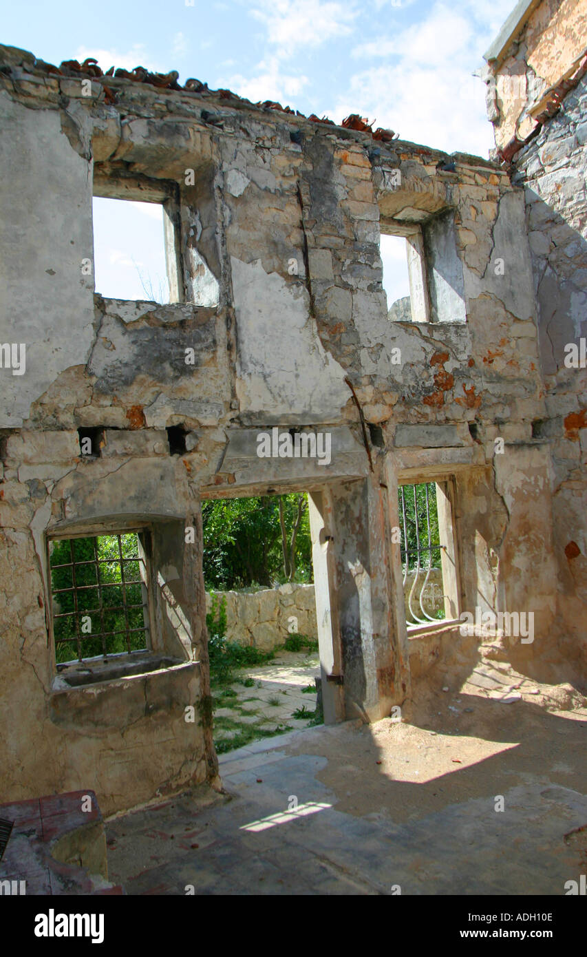 Bomb damaged buildings Croatia Stock Photo - Alamy