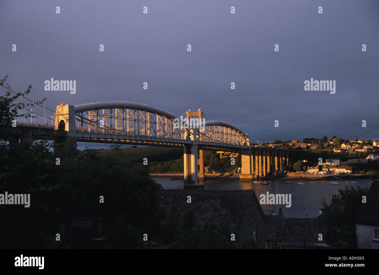 The royal albert bridge 1859 engineering isambard kingdom brunel design ...