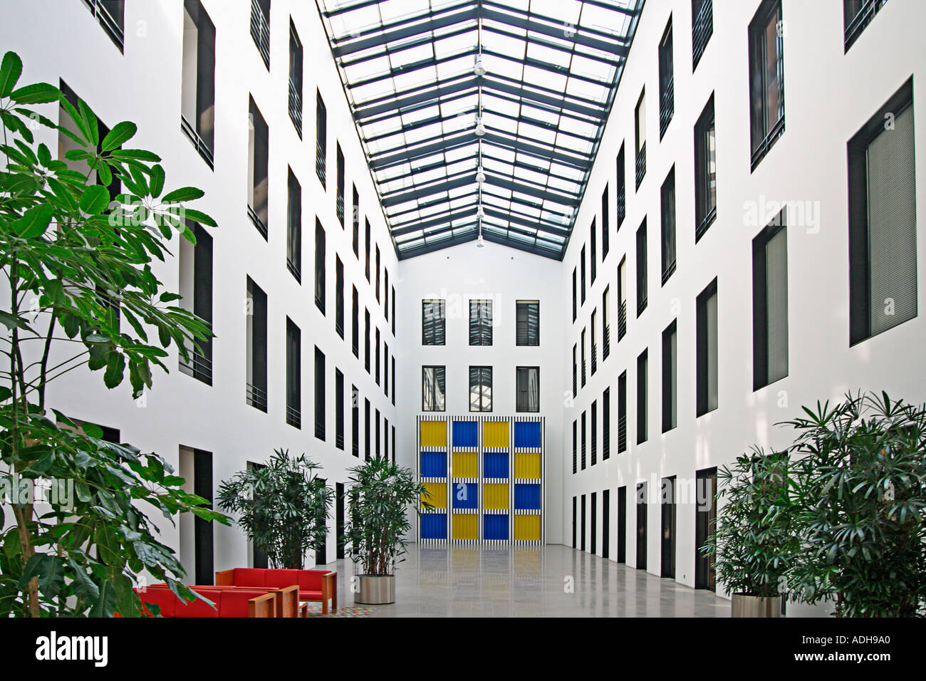 Atrium hi-res stock photography and images - Alamy