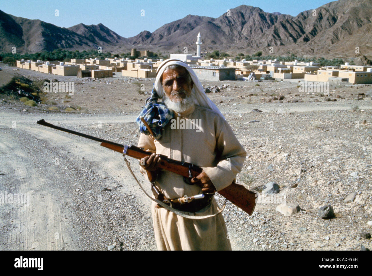 Bedouin with rifle hi-res stock photography and images - Alamy